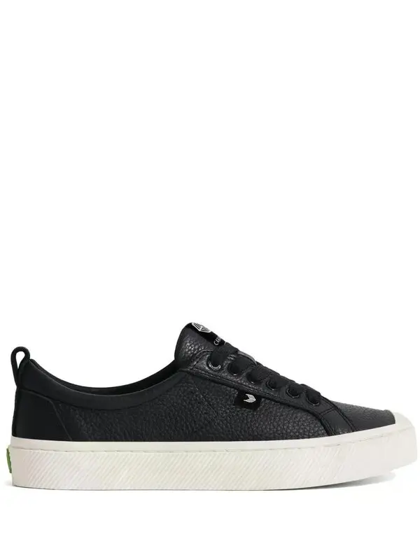 Cariuma Oca Low-top Leather Sneakers - Black