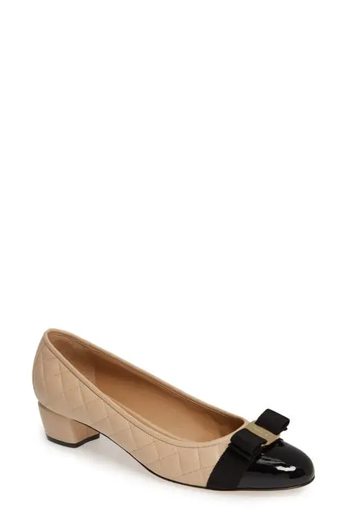 FERRAGAMO Vara Bow Pump - Bisque/black