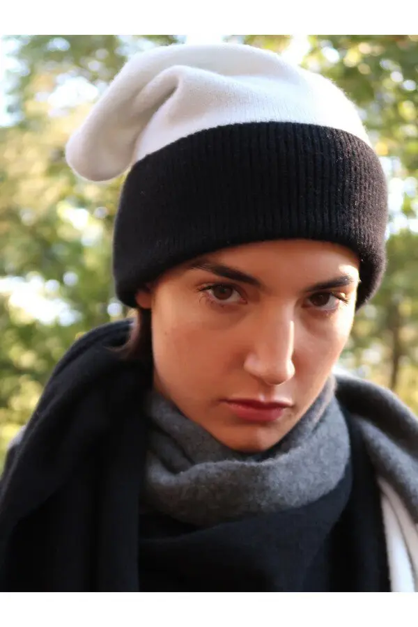 Rosetta Getty Colorblock Cashmere Beanie - Black
