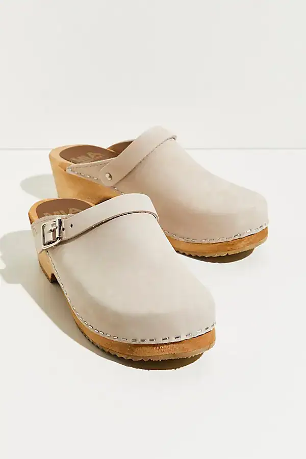 Mia Shoes Alma Clogs In Oatmeal - 55% Off | Editorialist