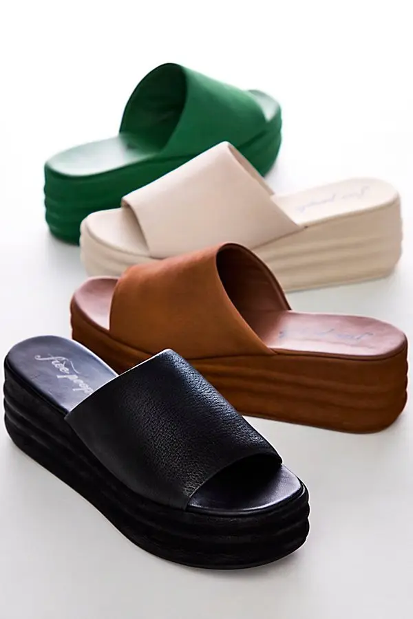 Free People Harbor Flatform Sandals - Vanilla