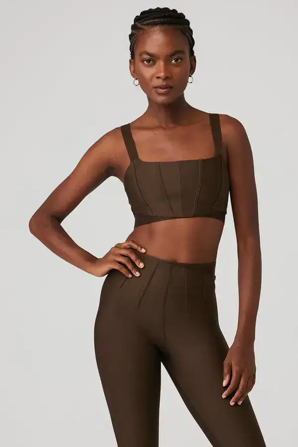 Alo Yoga Airlift Corset ブラトップ　ハイ　レギンス Alo Yoga Airlift Corset Bra - Espresso | Editorialist