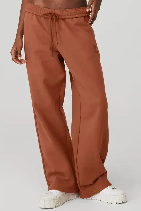 Alo Yoga Renown Heavyweight Sweatpant In Rust - 44% Off | Editorialist