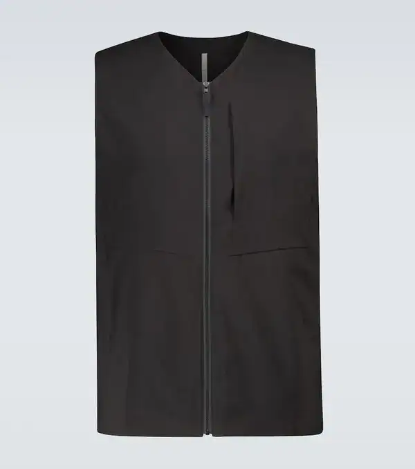 Veilance Quoin Is Vest In Black - 40% Off | Editorialist
