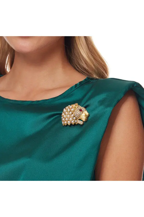 KENNETH JAY LANE Pearl Mane Lion Head Pin - Red