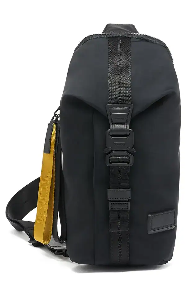 Tumi Tahoe Bozeman Sling Packblack - Black | Editorialist