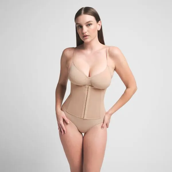 SKIMS Sculpting Waist Trainer - Clay