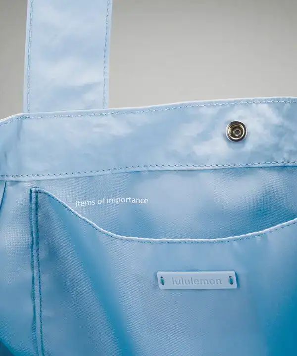 Lululemon Side-Cinch Shopper Bag 18l - Blue | Editorialist