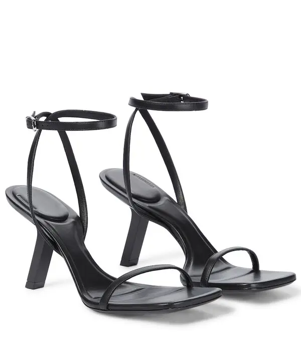 靴 BALENCIAGA VOID LEATHER SANDAL Balenciaga Void Leather Sandals - Black | Editorialist
