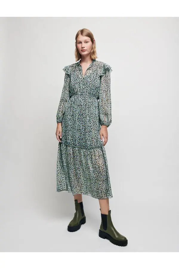 sachin and babi light blue dress Romantic chiffon midi dress features a plunging V-neckline, finely pleated  design, and a soft floral accent at the waist, https://reurl.cc/7ER6Zb