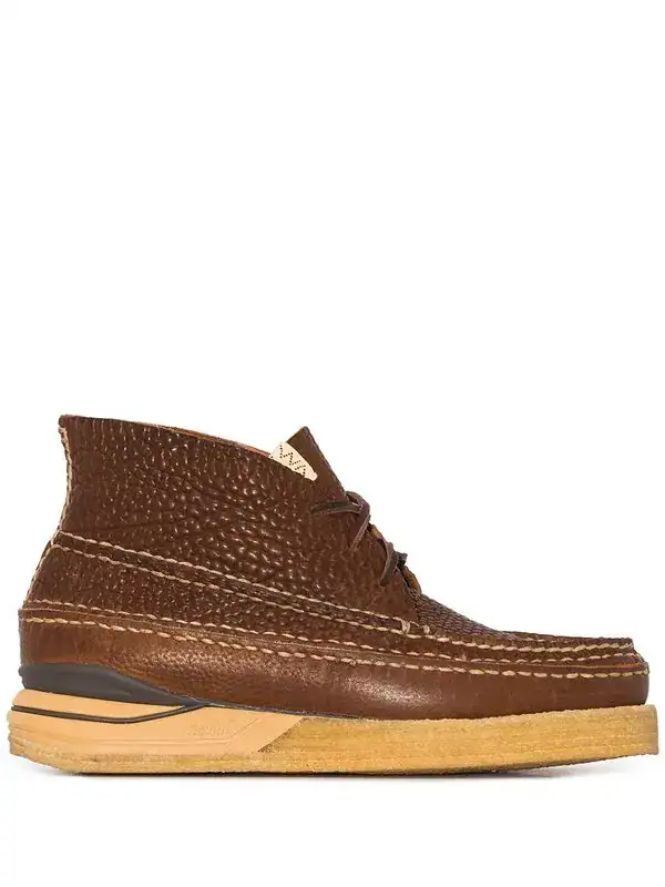 visvim CANOE MOC FOLK ハンドメイド ベージュ スエード Visvim Canoe Moc Ii-Folk Boots - Brown | Editorialist