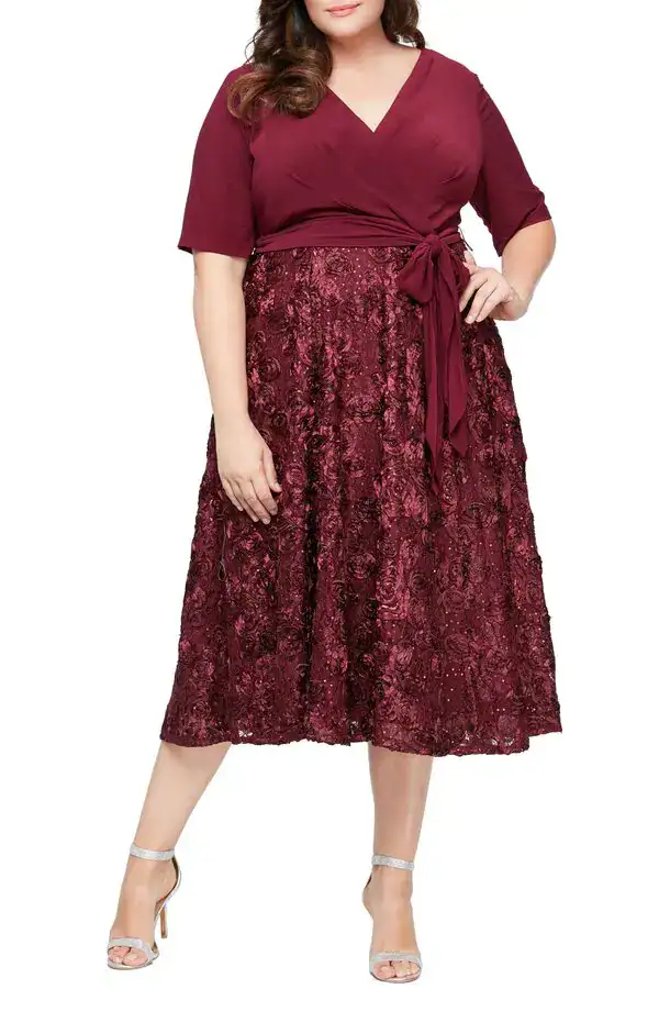 green emerald velvet dress Amazon.com: Alex Evenings Women's Tea Length Embroidered Cocktail Dress  with Illusion Sleeves, Wedding Guest (Petite and Regular Sizes), Bright  Navy Petite, 6P : Clothing, Shoes & Jewelry