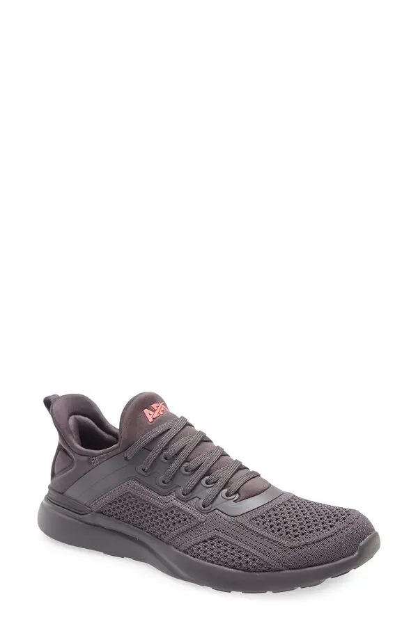 apl techloom tracer knit training shoe