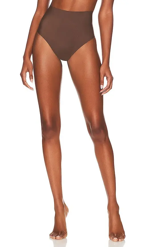 Commando Zone Smoothing Thong In Brown - Mocha