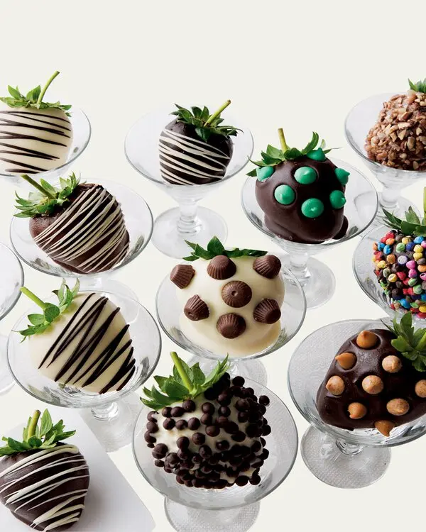 CHOCOLATE COVERED COMPANY Chocolate Strawberries With Toppings