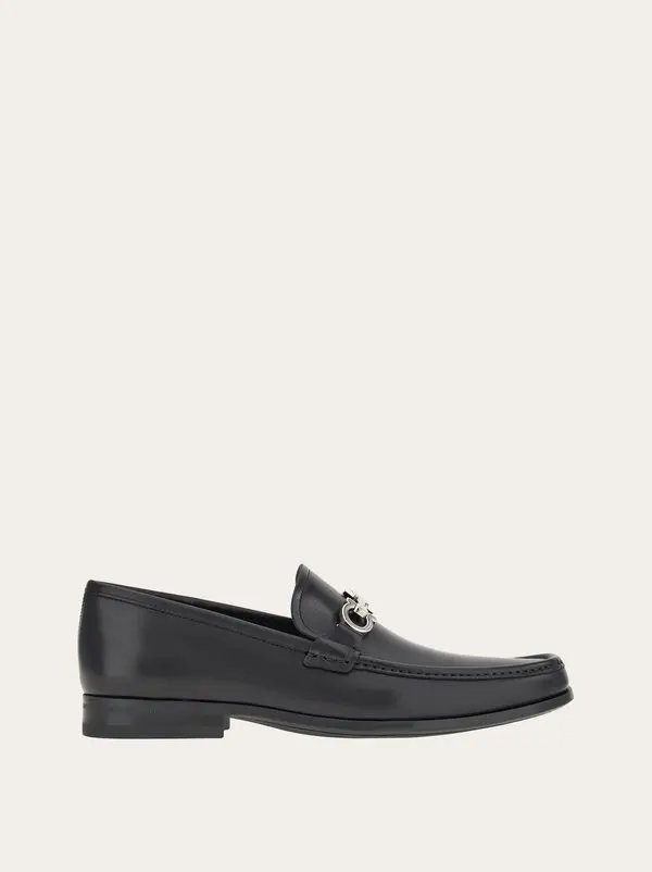FERRAGAMO Gancini Reversible Ornament Moccasin - Black