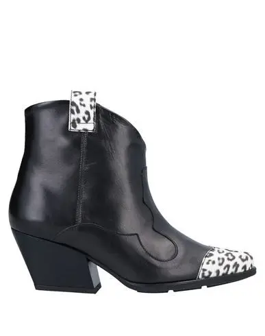 TOSCA BLU Ankle Boots