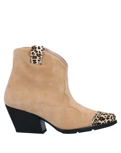 TOSCA BLU Ankle Boots