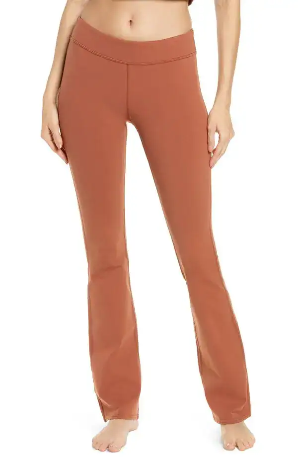 Alo Yoga Airbrush Low Rise Bootcut Leggings - Rust | Editorialist