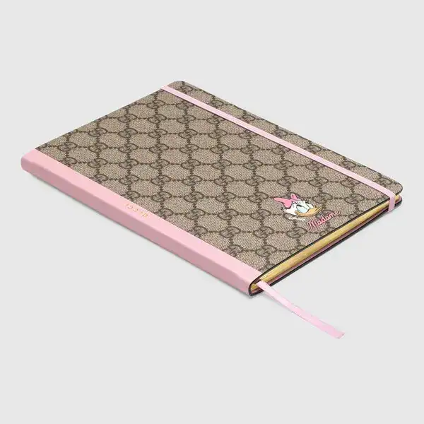 GUCCI ディズニーコラボ　デイジー　ノート Gucci Disney X Large Daisy Duck Notebook - One-Color | Editorialist