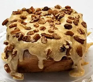 CINNAMOM BAKERY Individual Pumpkin Pecan C Innamon Rolls