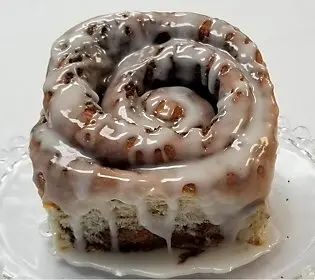 CINNAMOM BAKERY Cinnamom Individual Traditional Glaze Cinn Amon Rolls