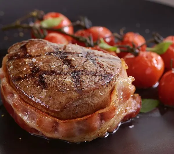 KANSAS CITY STEAK 8-oz Bacon-wrapped Filet Ignon