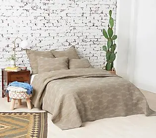C&F HOME Saunders Queen Quilt By