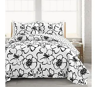 LUSH DECOR Scandinavian Floral 3pc King Quilt Set Lush Ecor