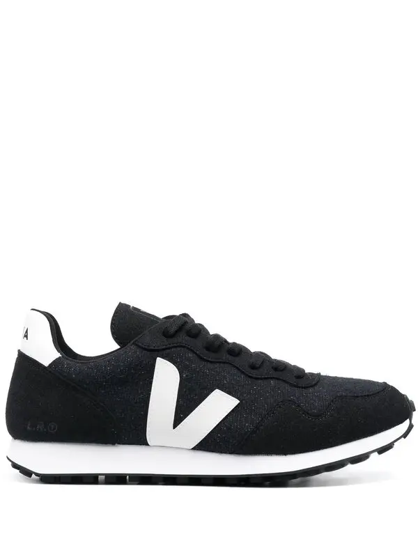 VEJA Low-top Sneakers