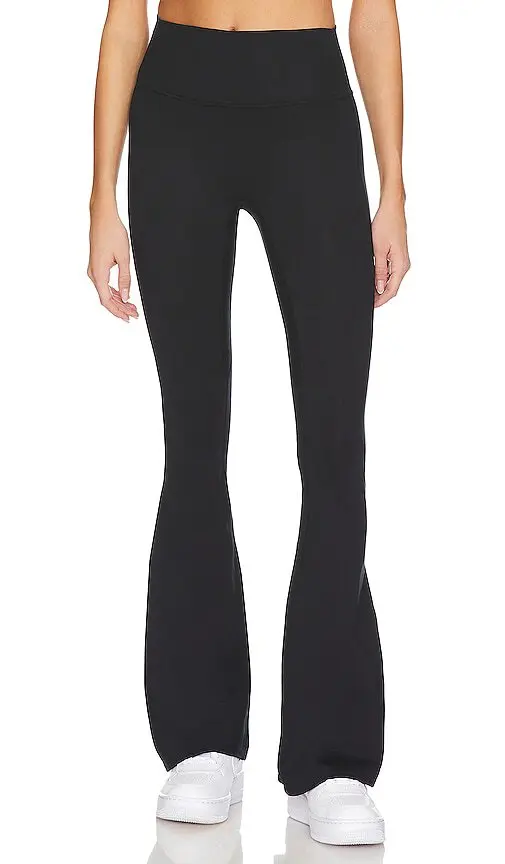 WELLBEING + BEINGWELL Flowwell Callista Pant - Black