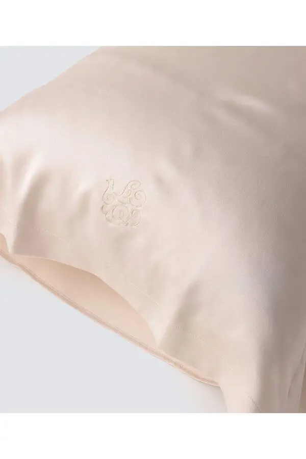 FOO TOKYO Silk Pillow Case Pearl - White