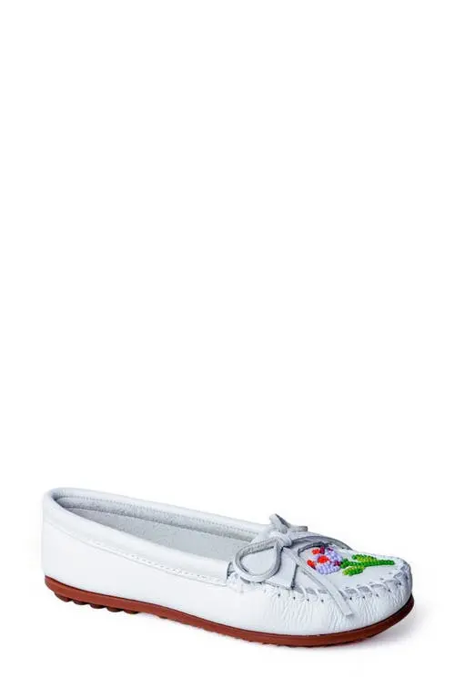 Minnetonka Ziigwan Waabigwan Driving Slipper - White