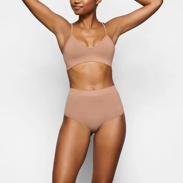 SKIMS Soft Smoothing Seamless Bralette - Sienna