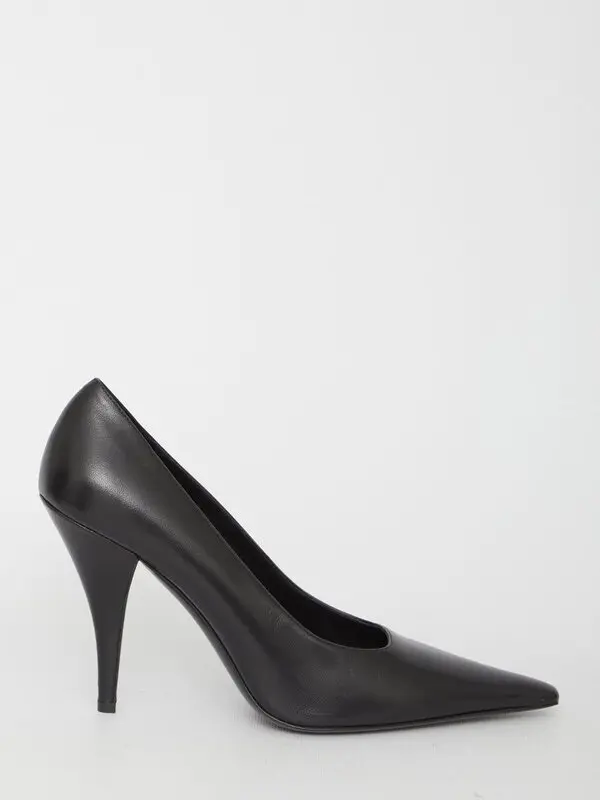 Buy THE ROW Lana Pumps - Black At 33% Off | Editorialist
