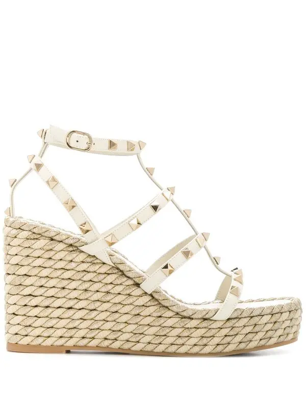 Valentino Garavani Rockstud Wedge Sandals - Neutrals