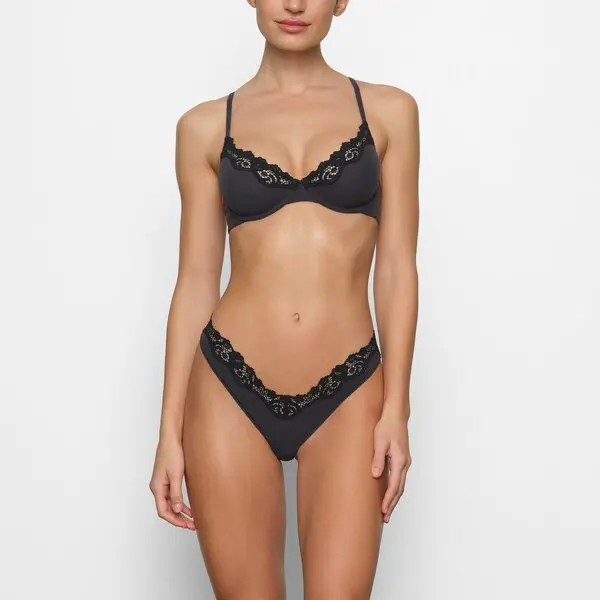 SKIMS Fits Everybody Lace Unlined Scoop Bra - Onyx