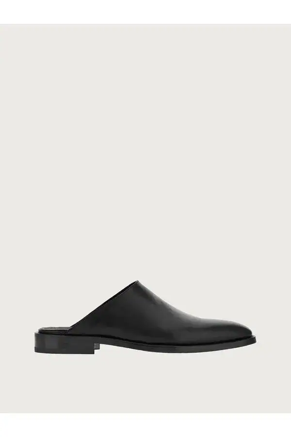 靴 y2k Ferraga square-toe leather loafers Ferragamo Squared Toe Sabot In Black - 40% Off | Editorialist