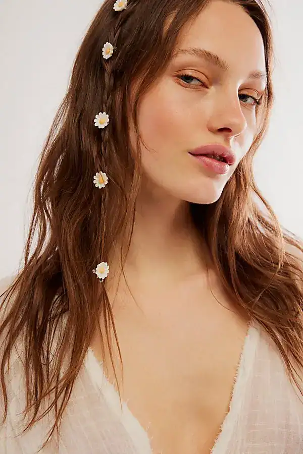 Free People Dainty Daisy Hair Clips Set Of 10 - White | Editorialist