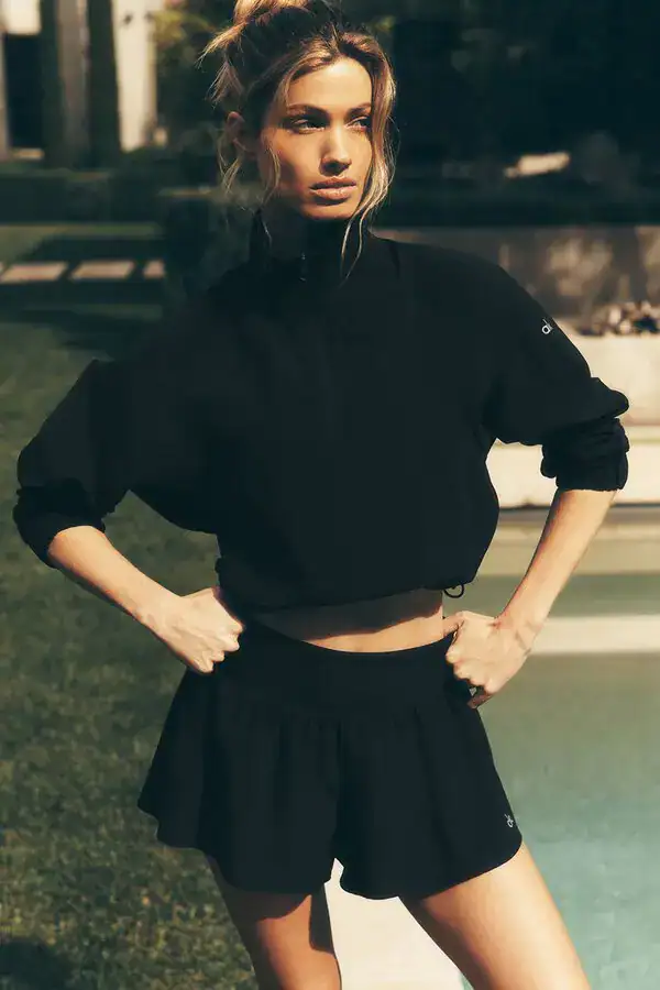 Alo Yoga Cropped 1/4 Zip Alumni Pullover Top - Black | Editorialist