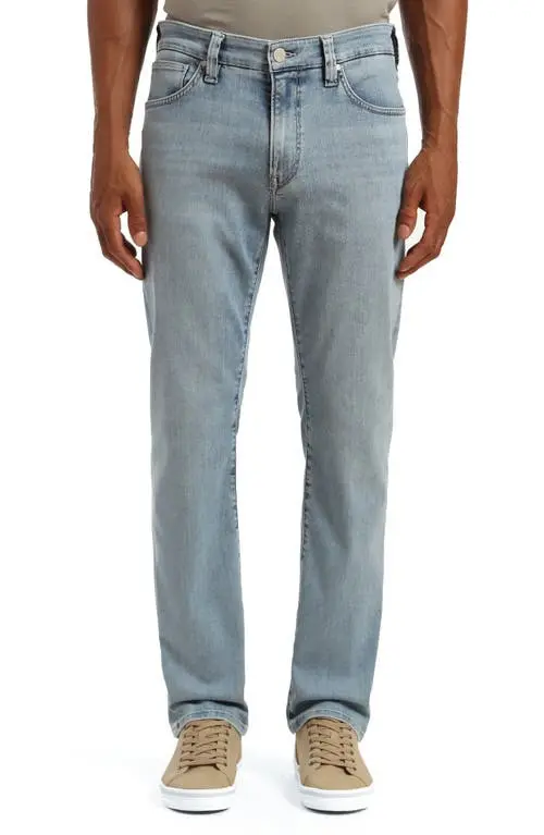 34 Heritage Courage Straight Leg Jeans - Bleached Urban