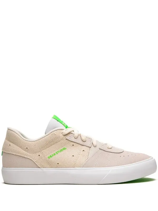 JORDAN Series 06 Low-top Sneakers