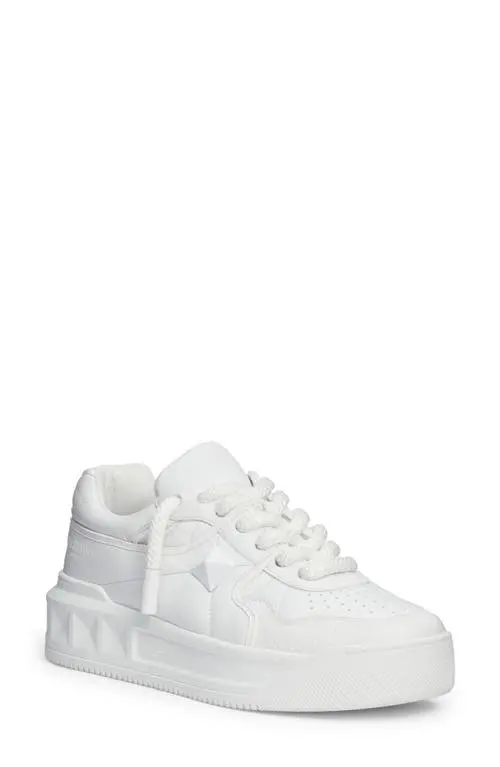 Valentino Garavani Xl One Stud Low-top Sneakers - 0bo-bianco