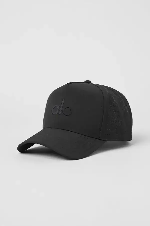 Alo Yoga Performance District Trucker Cap - Black | Editorialist