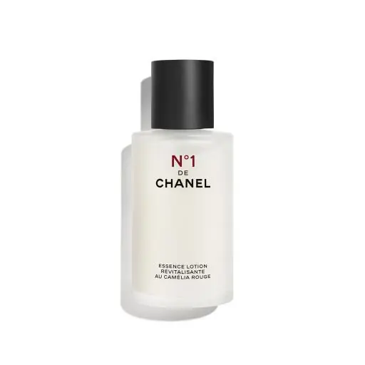 Chanel N°1 De Revitalizing Essence Lotion Plumps Evens Illuminates