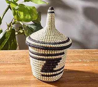 KAZI Hand-crafted Medium Woven Friendship Basket With Lid