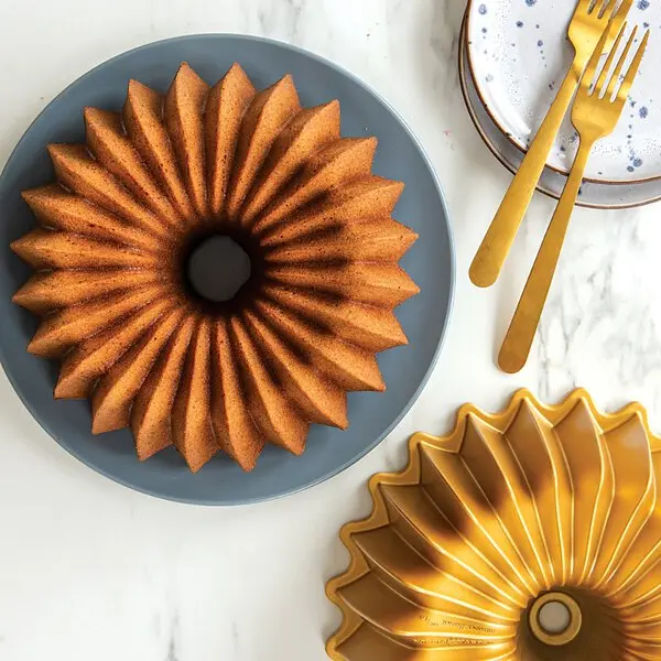 NORDICWARE Brilliance Bundt Pan
