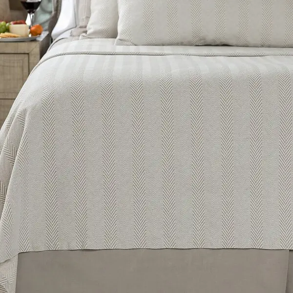 LILI ALESSANDRA Chevron Blanket, King - Raffia/white