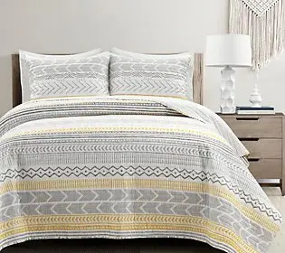 LUSH DECOR Hygge Geo Reversible Oversized Quilt Set K Sh Decor