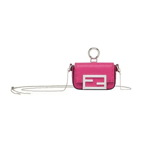 FENDI ピンクナノバゲット